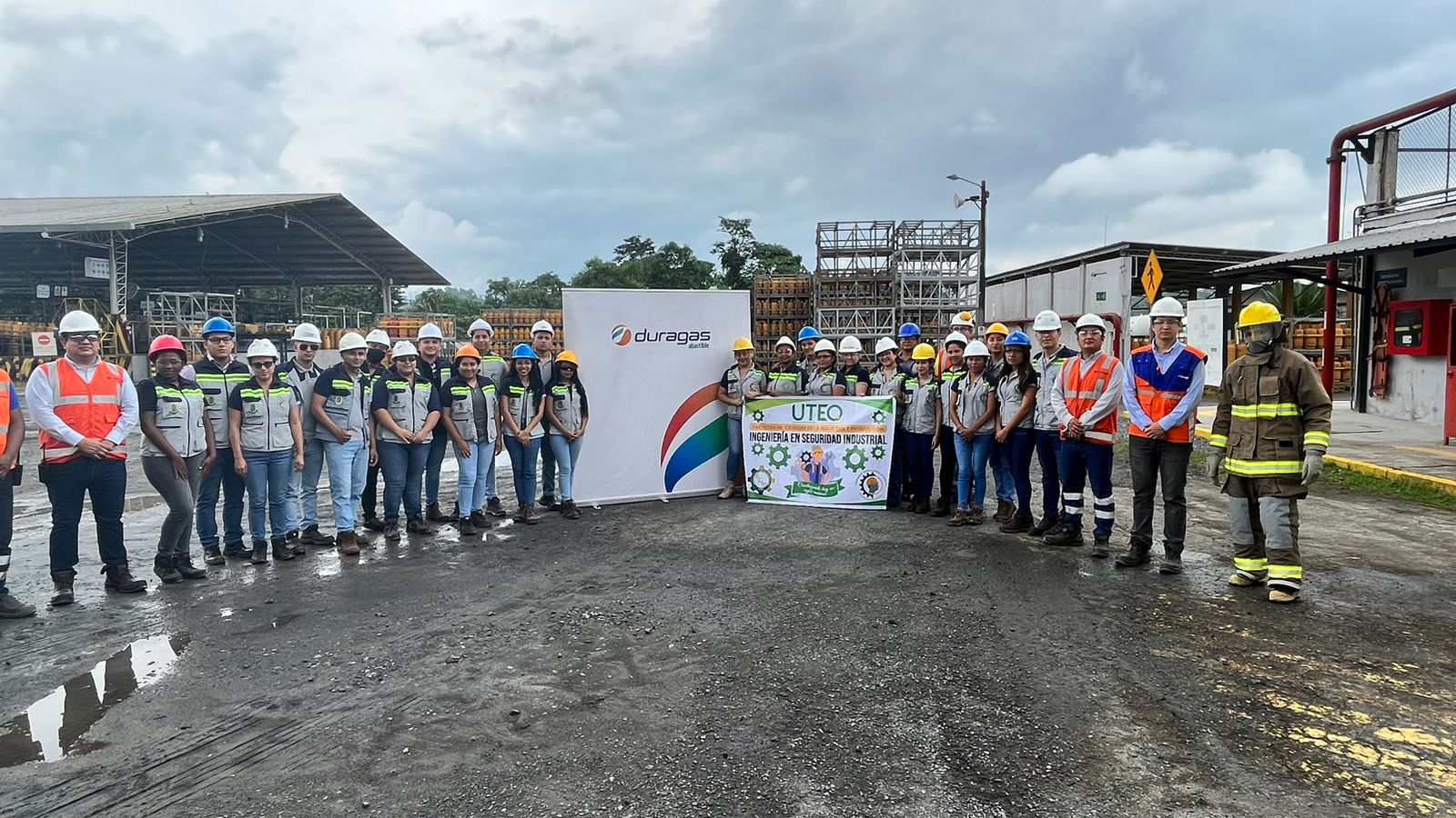 Estudiantes visitaron Duragas Santo Domingo - Duragas Abastible Ecuador